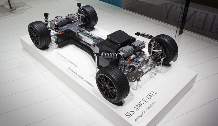 SLS AMG E-Cell: Silent Supercar - MercedesHeritage